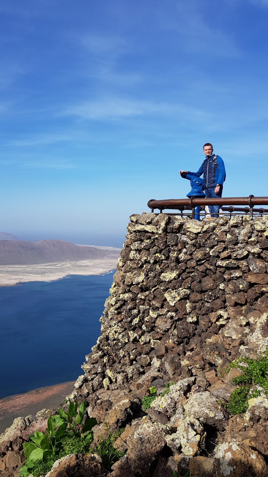 How to get to Mirador del Rio viewpoint in Lanzarote?